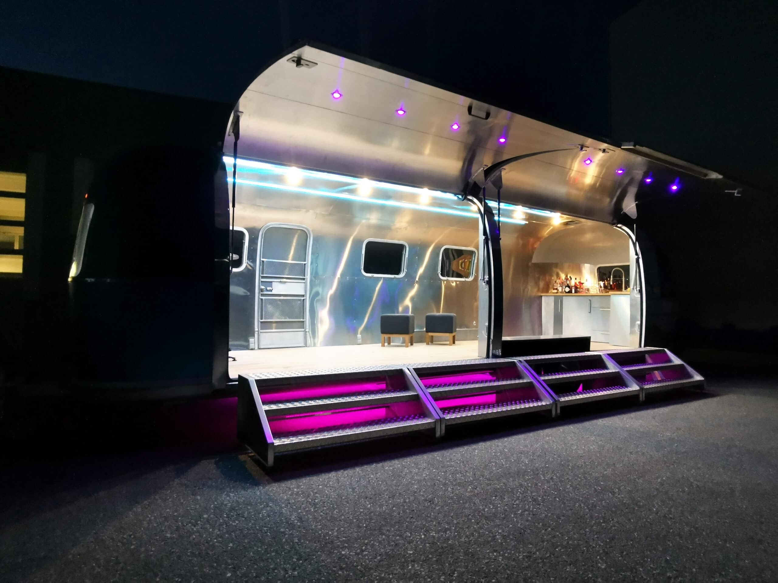Stylischer Airstream Eventtrailer - Mobile Gastro Stage ⭐